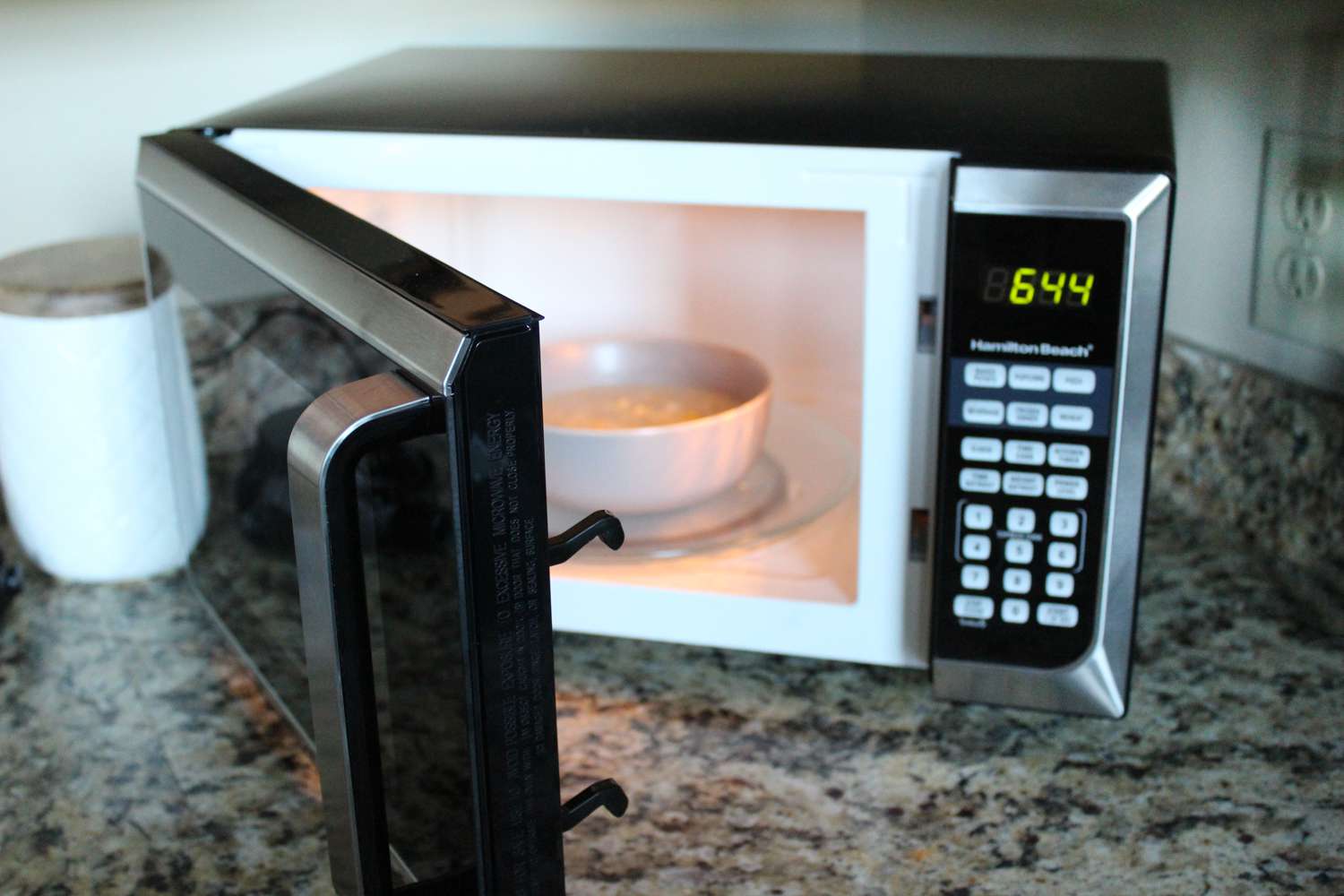 How To Choose The Best Hamilton Beach Microwave? - Wirecutter